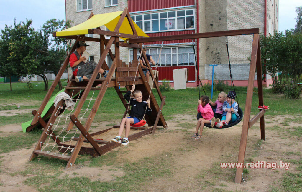 Oyun alanı Детская Площадка, Mogiliovskaya oblastı, foto