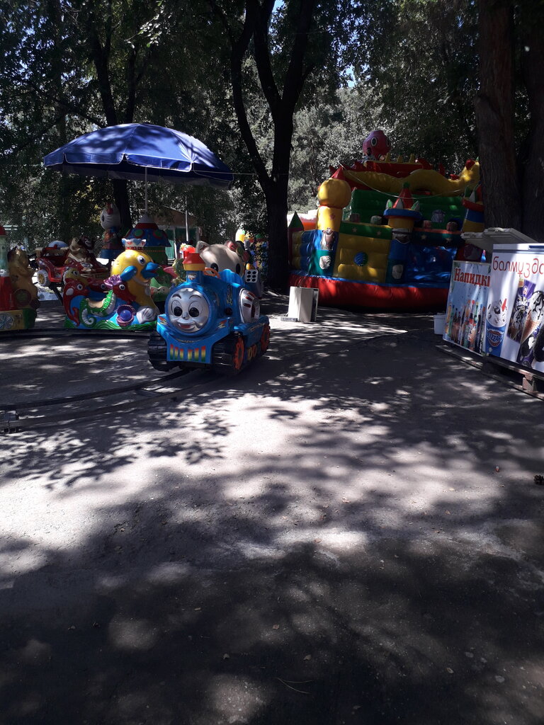 Kültür ve eğlence parkları Central Park Zhasstar, Sarkan (Sarkand), foto
