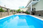 Villa Verona (Tsentralnaya ulitsa No:12, selo Vityazevo), otel  Krasnodarski krayından