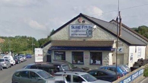 Otomobil ekspertizi Sure Fit IT Limited, İngiltere, foto