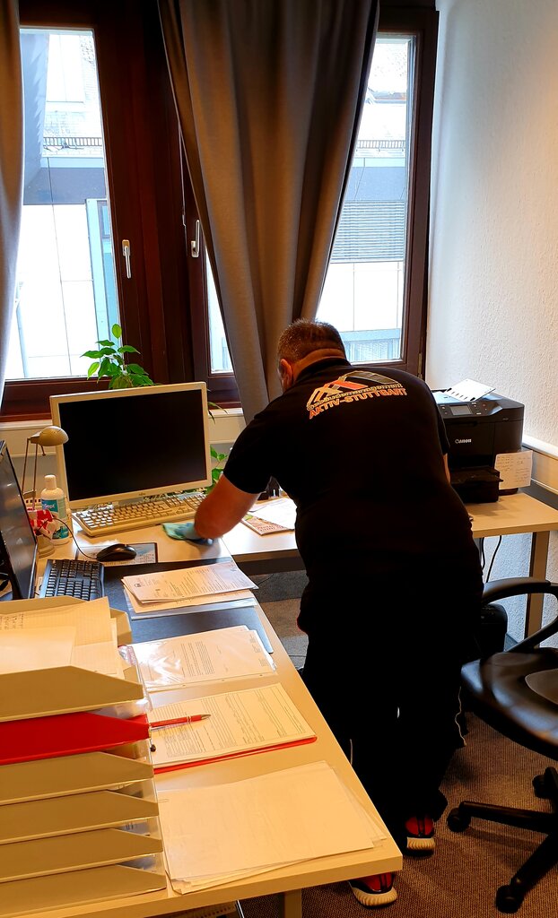 Elektronik ofis ekipmanları tamiri Aktiv Stuttgart Gebäudemanagement GmbH, Stuttgart, foto