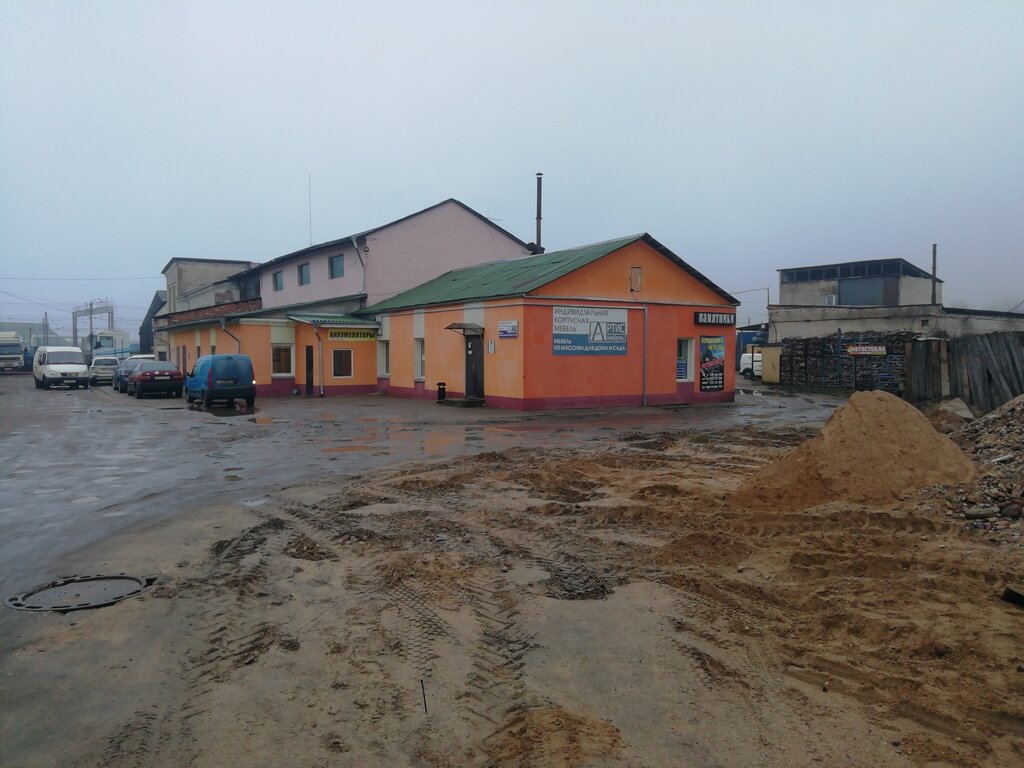 Heykel ve mezarlık taşı üreticileri Domashik Yu. Yu. Ip, Baranavichy, foto