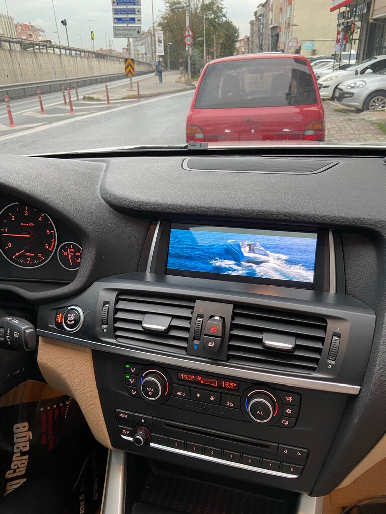 Oto aksesuarları Miraç Navigasyon, İstanbul, foto