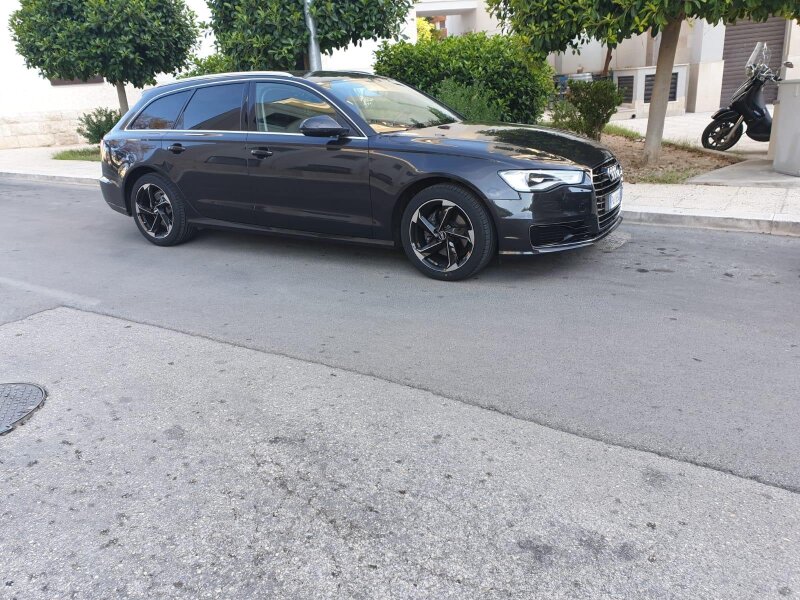 Oto kiralama Scelgoauto. IT, Puglia, foto