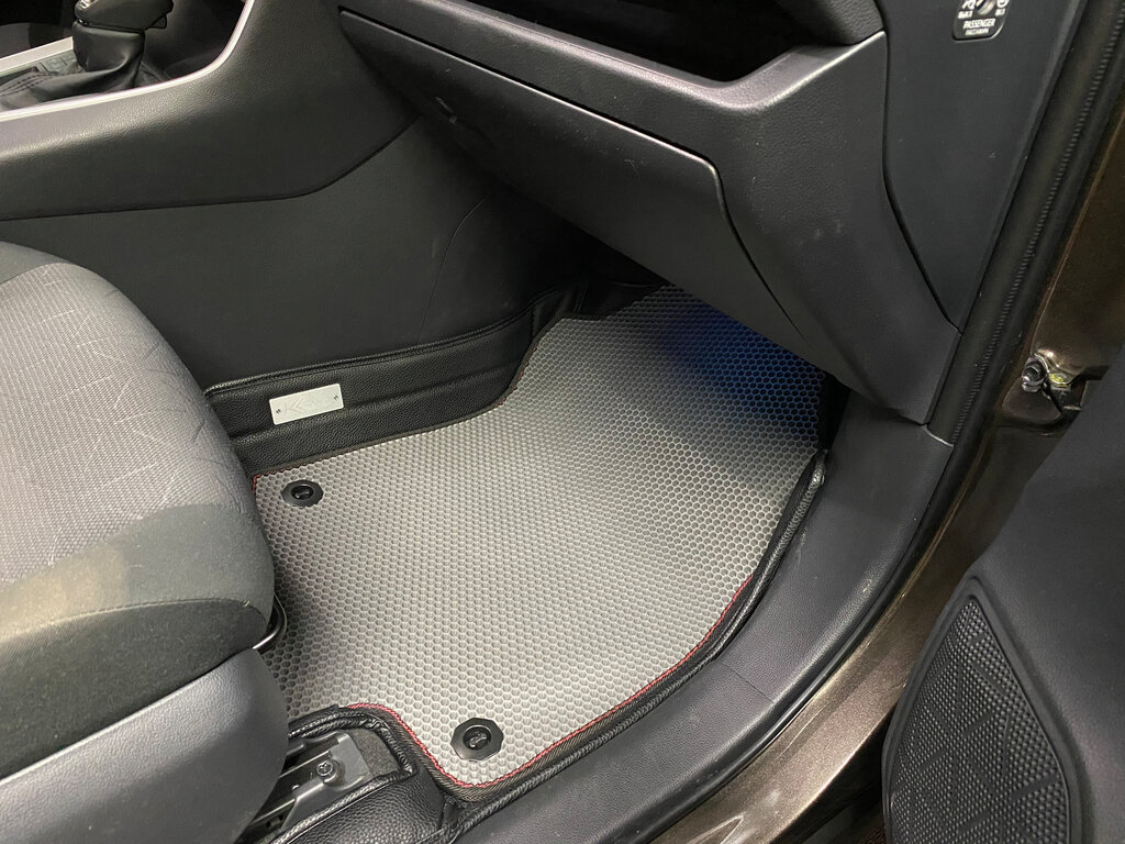 Oto aksesuarları Eva S, Nerungri, foto