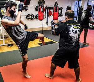 Jonesly Mma Academy (Connecticut, Fairfield County, Norwalk), spor ve eğlence merkezi  Norwalk'tan