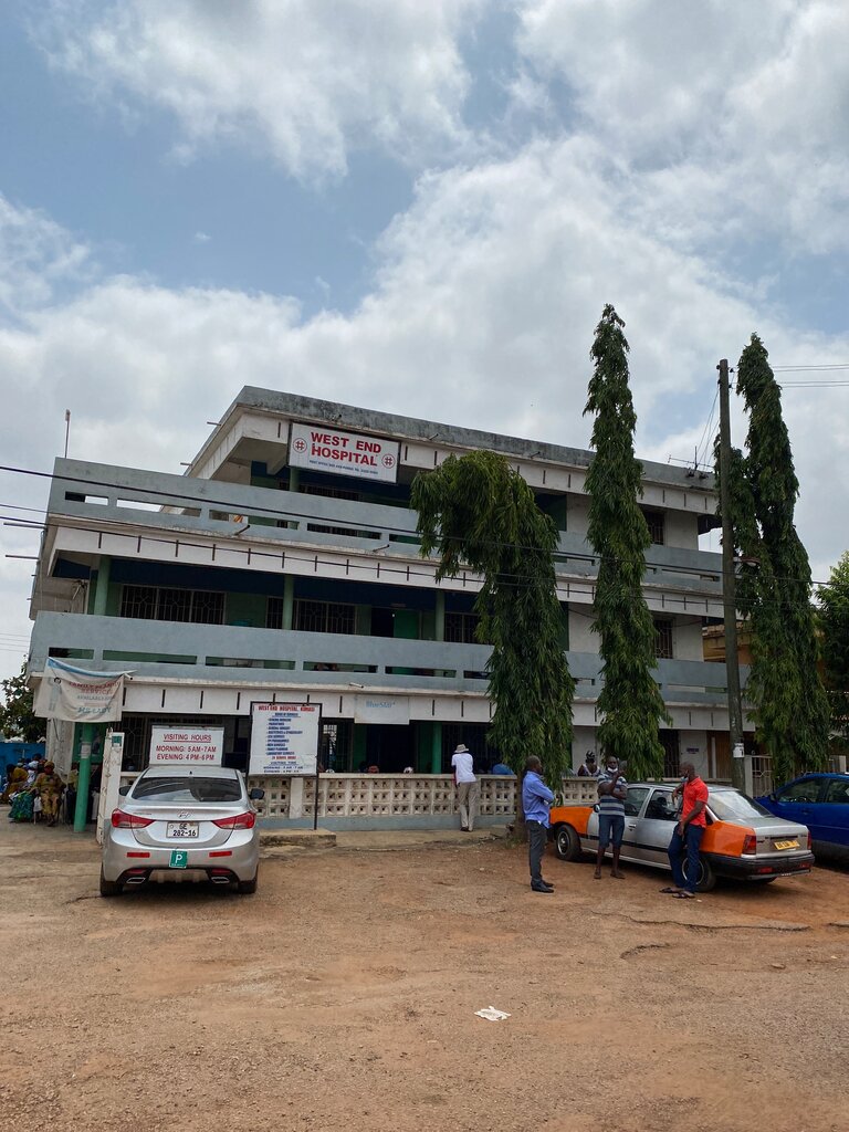 Tıp merkezleri ve klinikler West End Hospital, Kumasi, foto