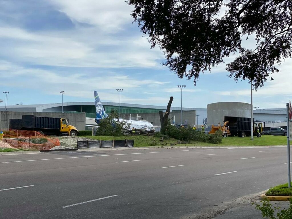 Bahçe ekipmanları ve teknolojileri Mid-Florida Tree Service, Inc, Florida Eyaleti, foto