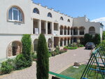 Zhemchuzhina (Октябрьская улица No:53А, село Межводное), otel  Kırım Cumhuriyeti'nden