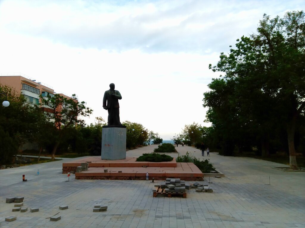 Anıt, heykel В.И. Ленин, Kırım Cumhuriyeti, foto