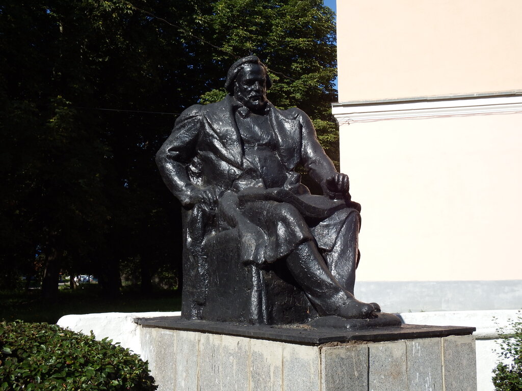 Anıt, heykel M.I. Glinka, Novomoskovsk, foto
