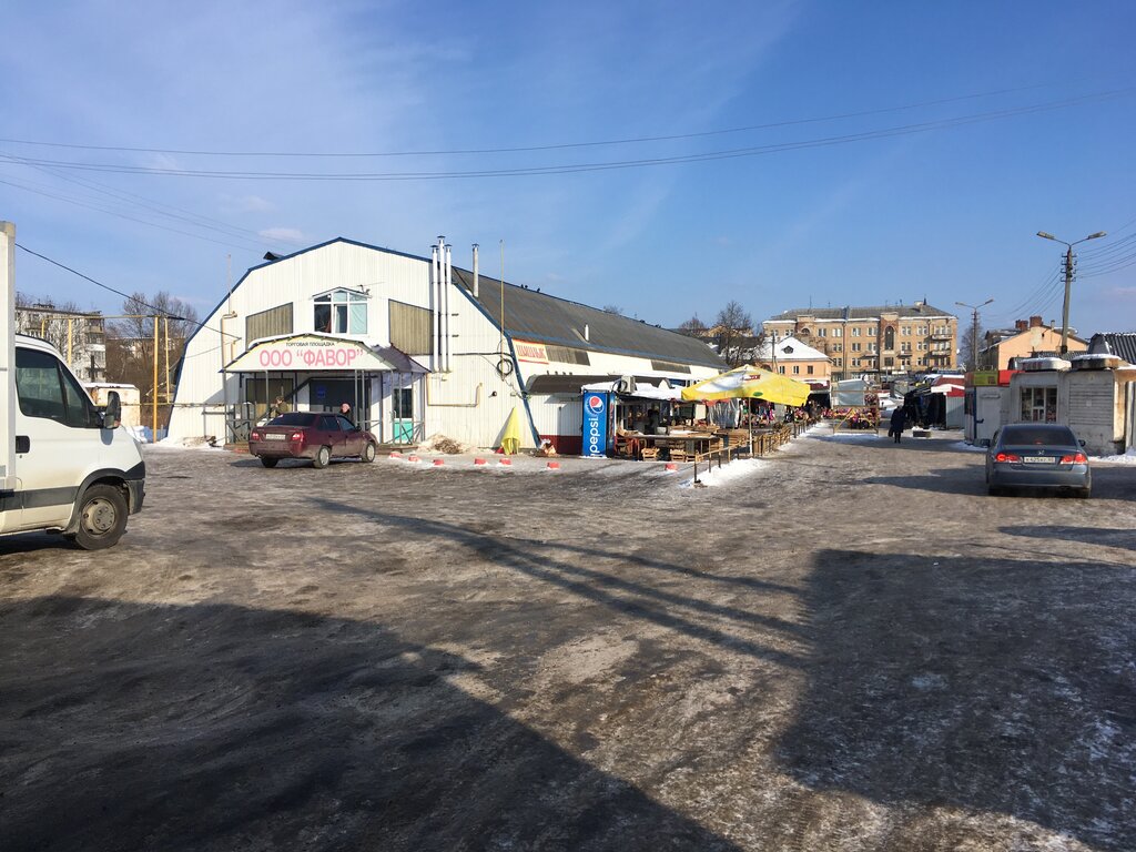 Gıda pazarı Фавор, Pskov, foto