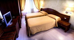 Agape Hotel (Via Privata Flumendosa No:35), otel  Milano'dan