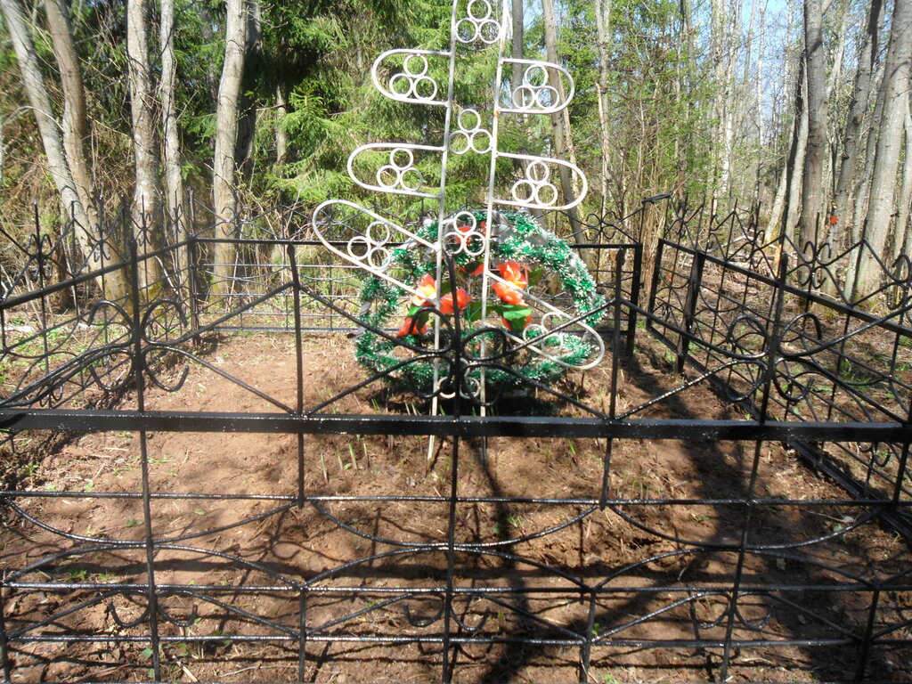 Anıt, heykel Братская могила граждан деревни, повешенных фашистами, Smolenskaya oblastı, foto