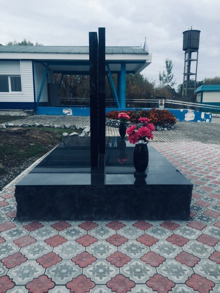Anıt, heykel Воинам-землякам, павшим в Великой Отечественной войне, Habarovski krayı, foto