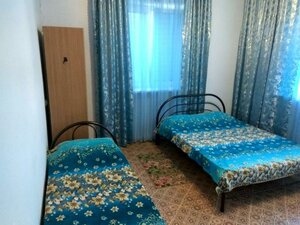 Gostevoi dom (Bolnichny pereulok No:8, Arkhipo-Osipovka Village), otel  Krasnodarski krayından