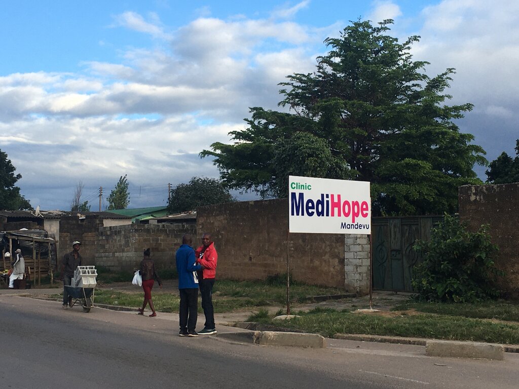 Tıp merkezleri ve klinikler MediHope Clinic, Lusaka, foto