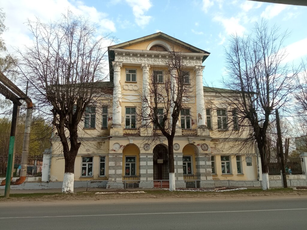 Turistik yerler Дом купца А. Носова, Şuya, foto