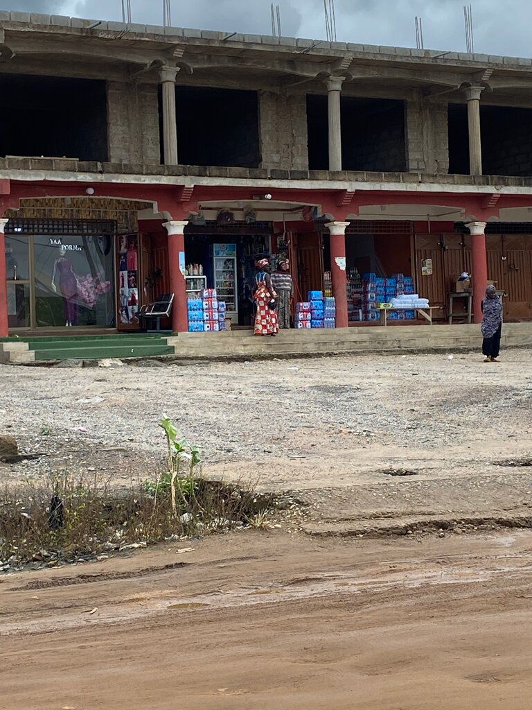 Giyim mağazası Yaa Pormaa Fashion, Dünya, foto