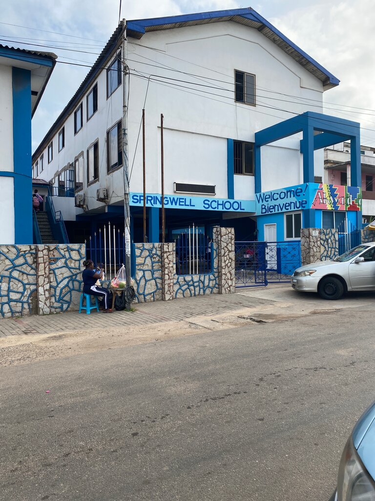 Ortaokul Springwell School, Akra, foto