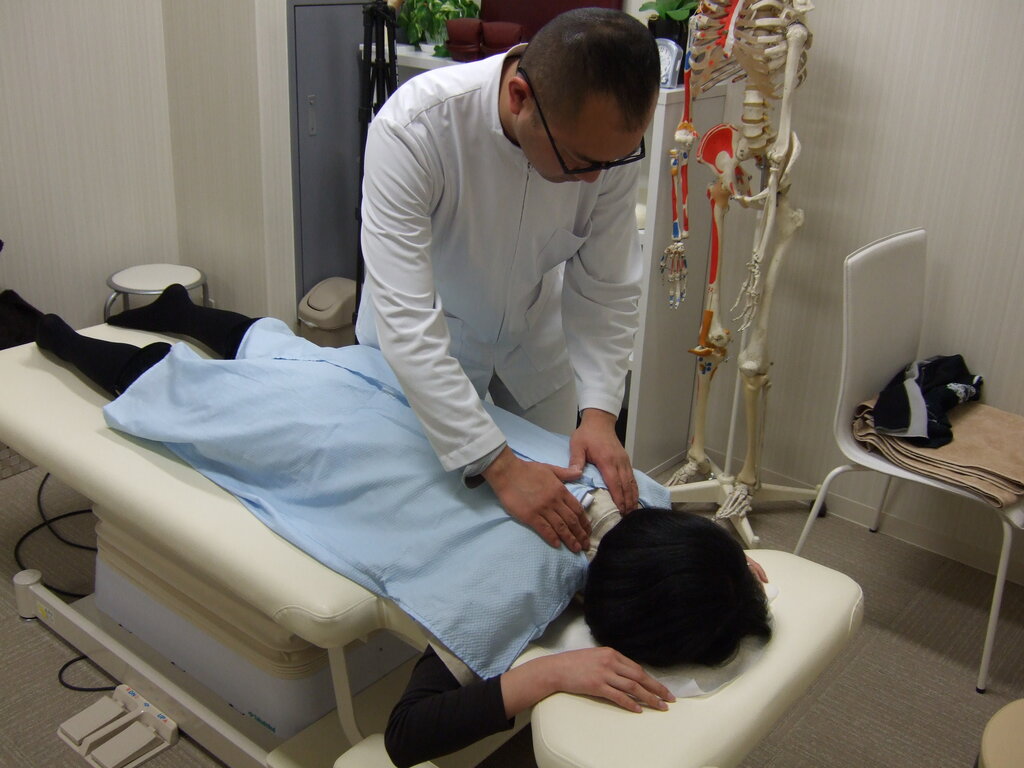 Tıp merkezleri ve klinikler しきつ整骨院, Osaka, foto
