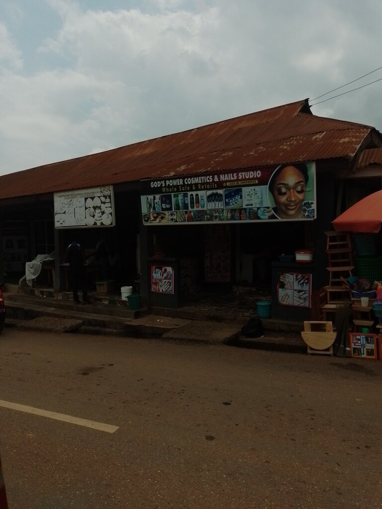 Kozmetoloji, kozmetik salonları God's Power, Kumasi, foto