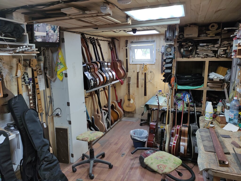 Müzik enstrumanların tamiri Ralex Guitars, Krasnoyarsk, foto