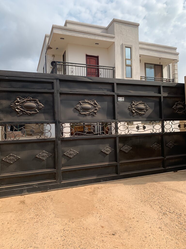 Radyolar Remold Media House, Dünya, foto