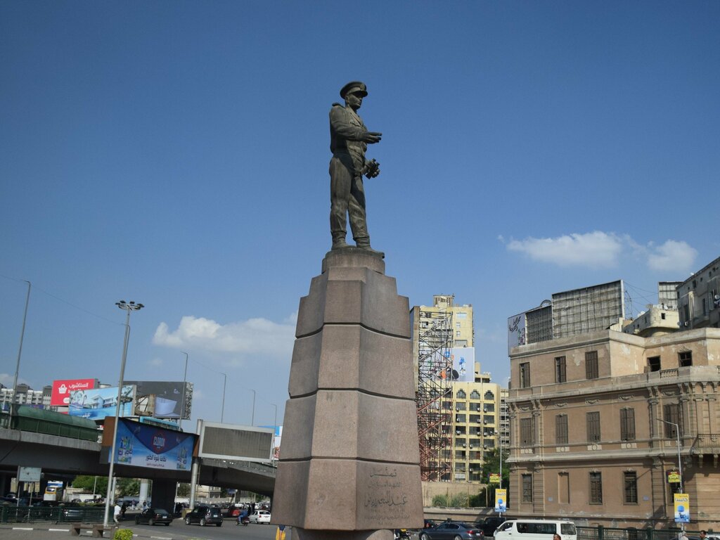 Anıt, heykel Statue of Abdel Moneim Riad, Kahire, foto