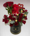 Clover Flowers & Chocolate (11, Al Atnab Street, W4, Abu Dhabi), çiçek teslimatı  Abu Dabi'den