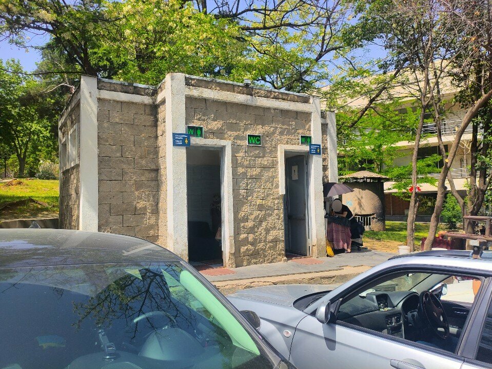 Tuvalet Toilet, Tiflis, foto