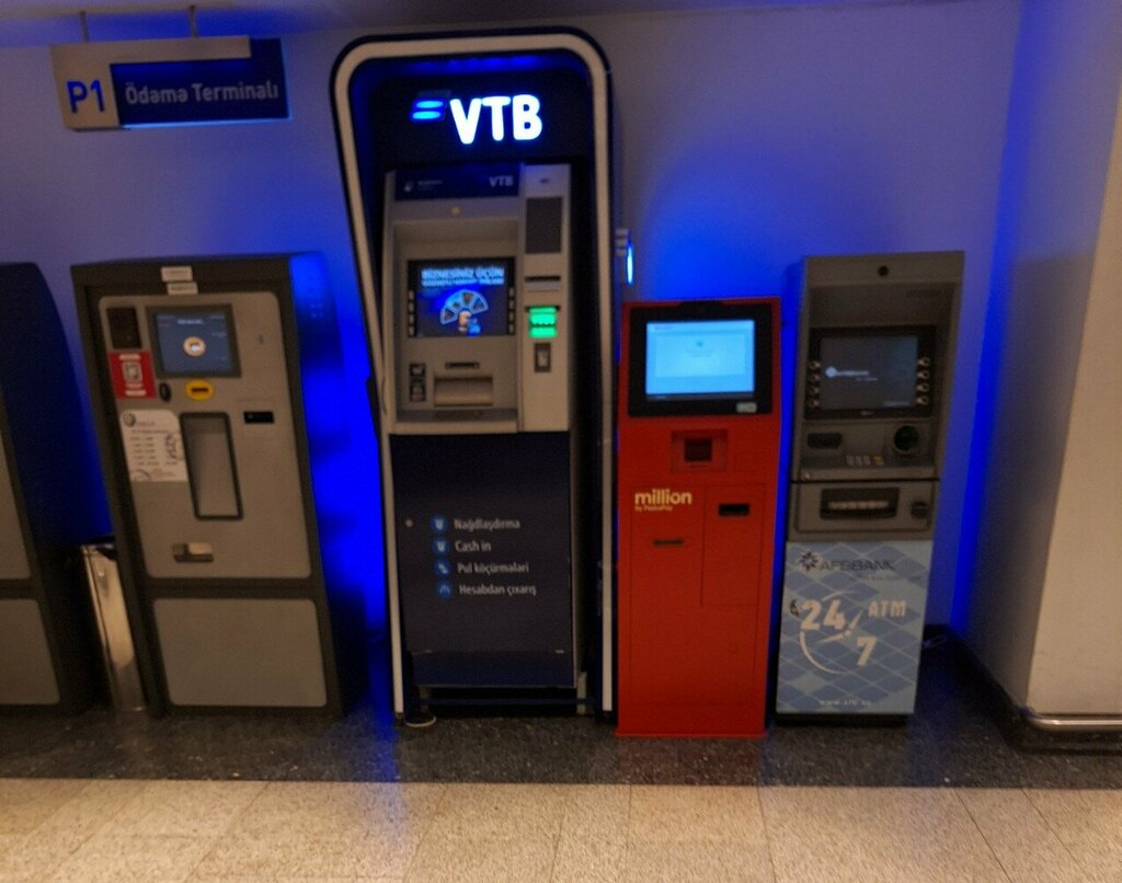 ATM'ler Vtb, Bakü, foto