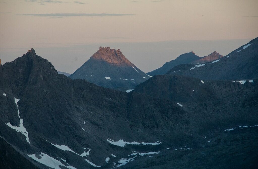 Dağ zirvesi Гора Лже-Манарага, Komi, foto
