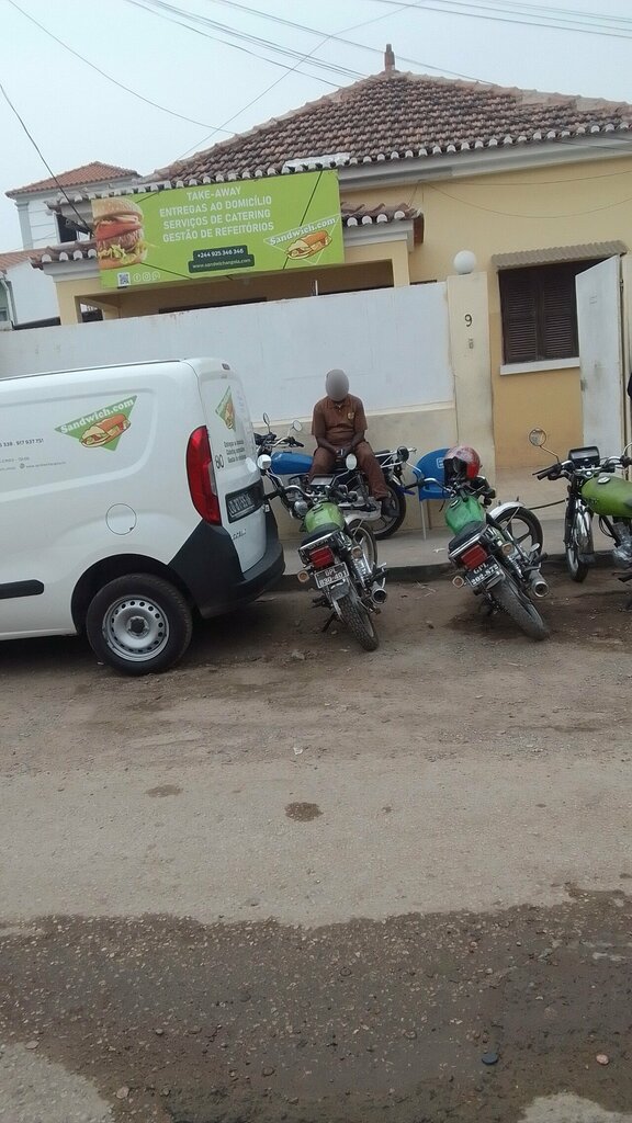 Kafe Take away, Loanda, foto