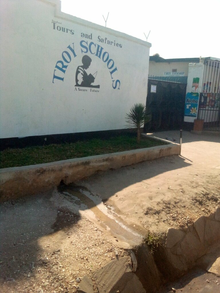 Ortaokul Troy School, Lusaka, foto