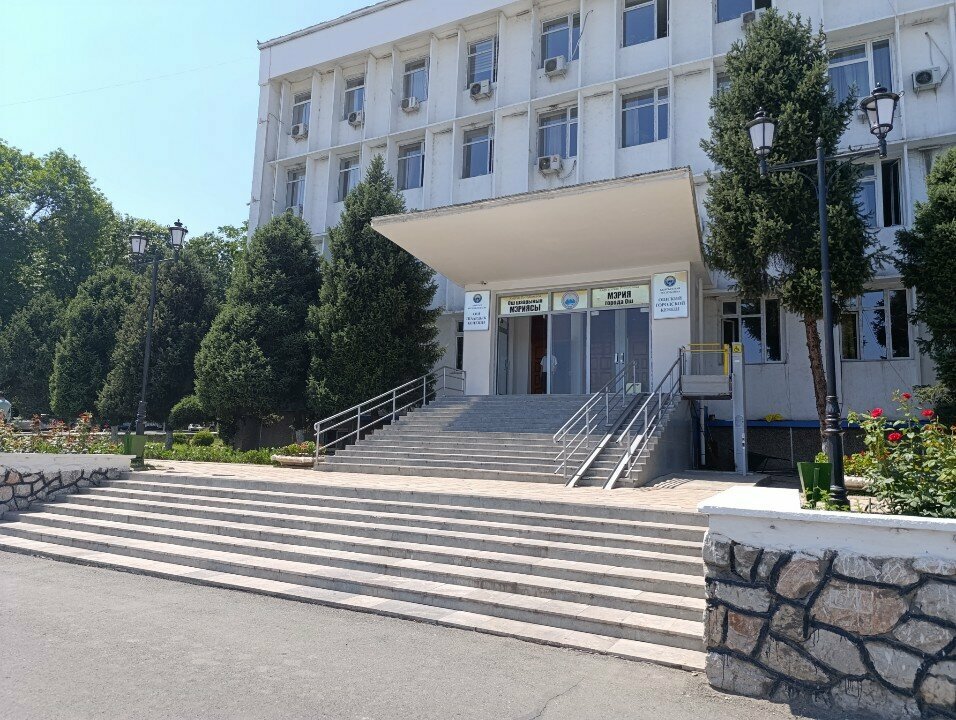 Belediyeler, devlet daireleri Oş Belediye Başkanlığı, Osh, foto