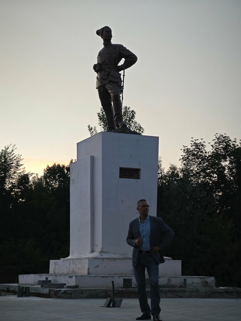 Anıt, heykel В.И. Чапаев, Çapayevsk, foto