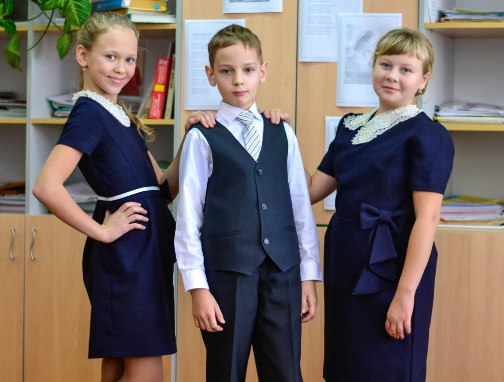 Ortaokul Maou Vikulovskaya srednyaya obshcheobrazovatelnaya shkola № 2, Tümen (Tiumenskaya) oblastı, foto