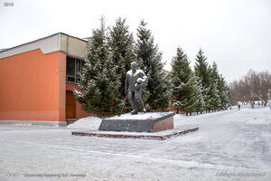 Yu. Moiseyev (Revolyutsionnaya Street No:9), anıt, heykel  Penza'dan