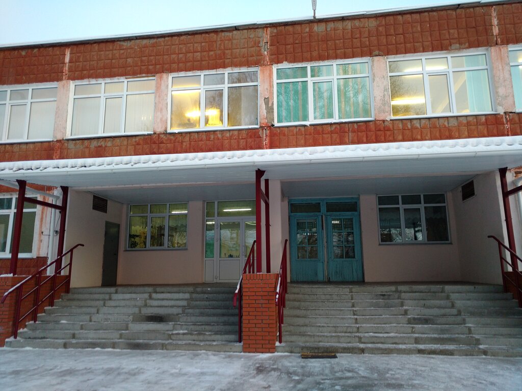 Ortaokul Mbou Morozovskaya SOSh, Omskaya oblastı, foto