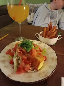 Feta Pita Bar (Lenina Street No:16), kafe  Lobnia'dan