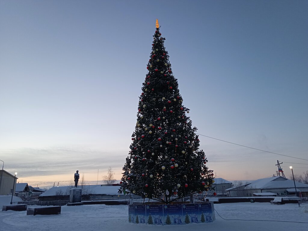 Anıt, heykel Площадь Степана Васильева, Nyurba, foto