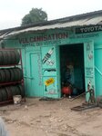 Vulcanisation (Brazzaville, Commune de Makélékélé, Avenue Fulbert Youlou), jant ve lastikçiler  Brazzaville'den