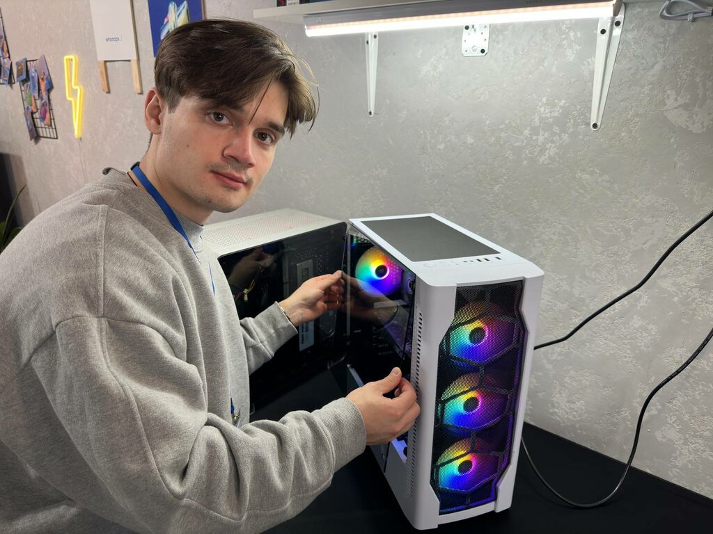 Bilgisayar mağazaları Build Monsters, Moskova, foto