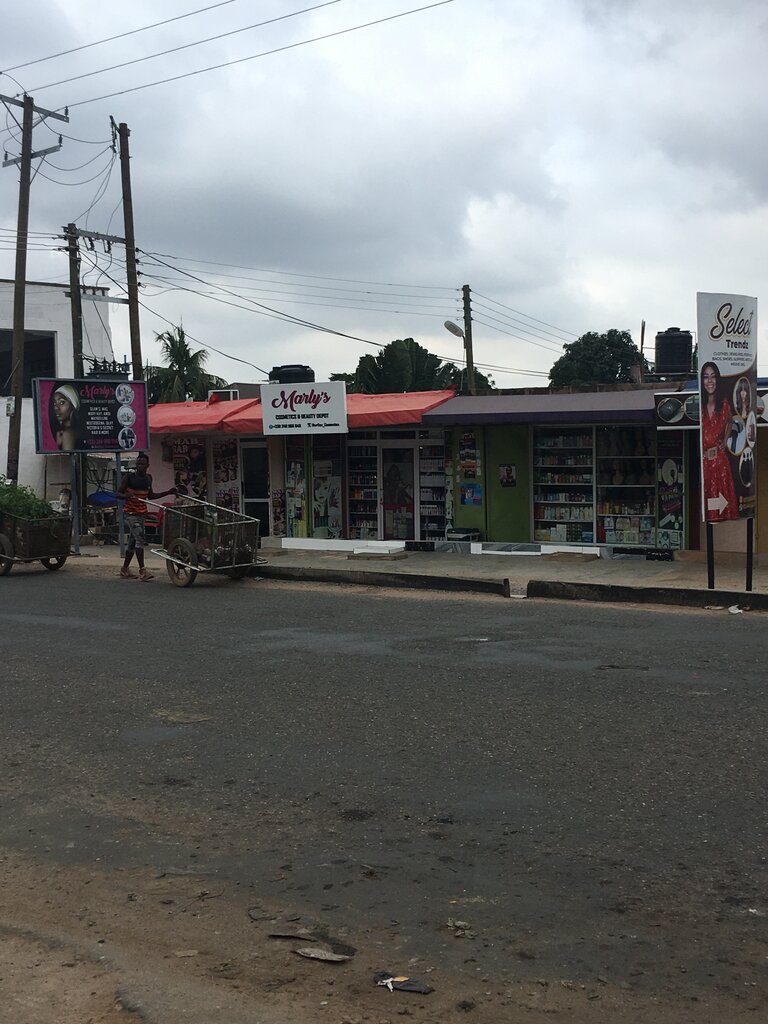 Kozmetik ve parfümeri mağazaları Marlys cosmetic and beauty depot, Dünya, foto