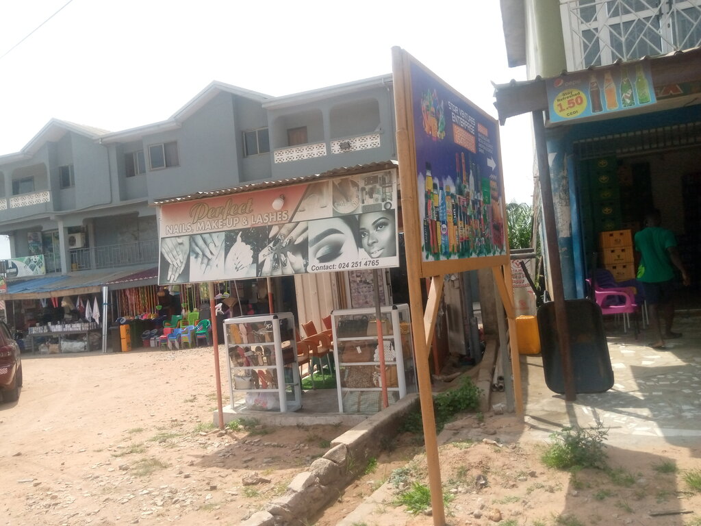 Manikür-pedikür Perfect nails make up and lashes, Dünya, foto