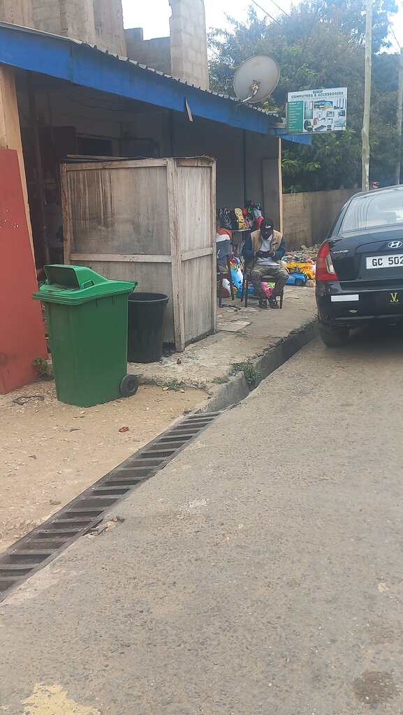 Ayakkabı firmaları Jj Professional Shoe Ent, Akra, foto