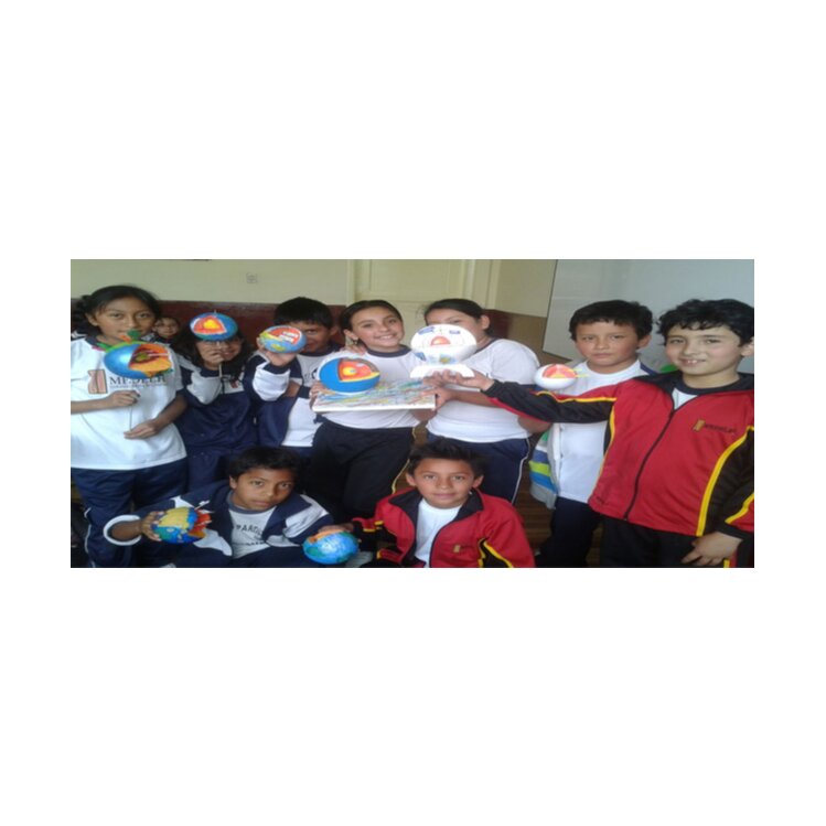 Özel okul Colegio Mena Del Hierro - Medelhi, Kito, foto