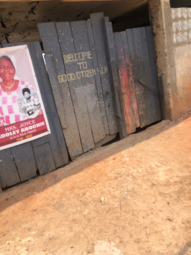 Bar In Memory of Madam Elizabeth Spot, Dünya, foto