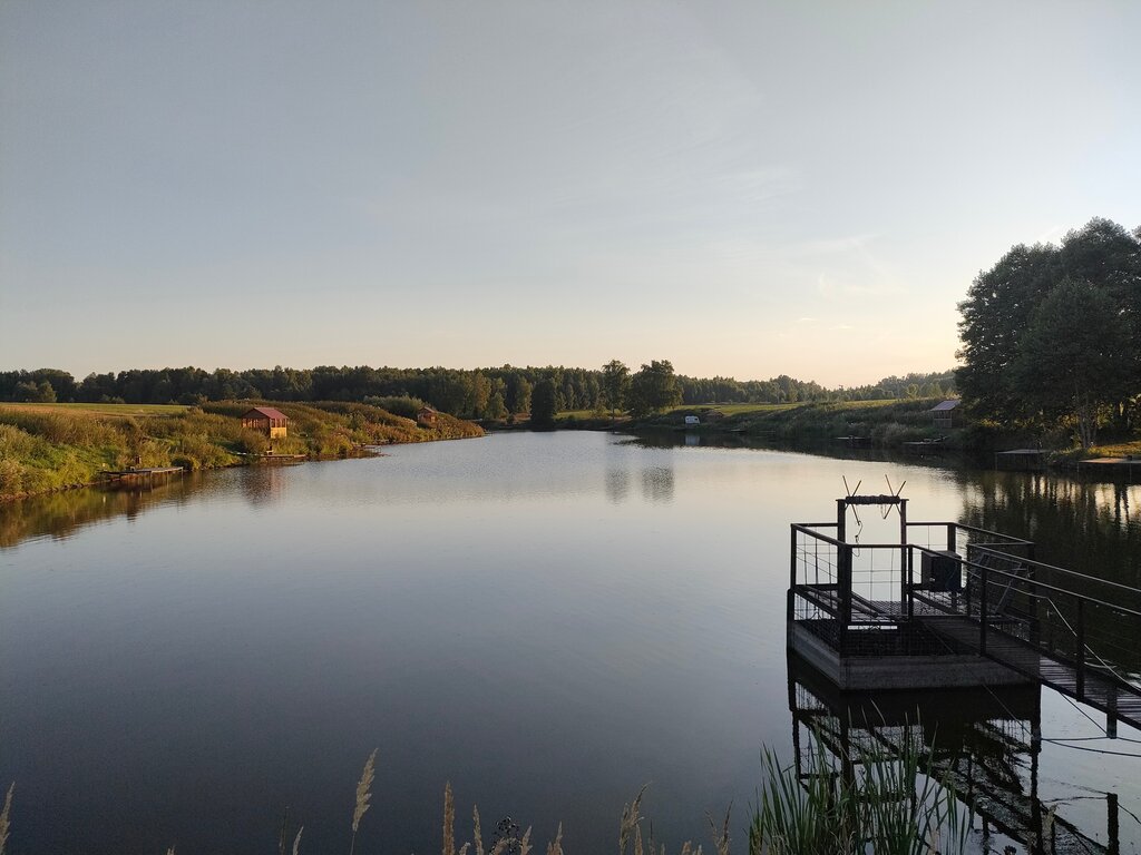 Avcılar ve balıkçılar Экопарк Добринка, Kalujskaya oblastı, foto